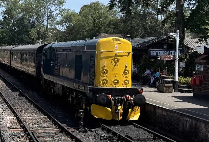 Diesels Locomotives & Railcars - Kent & East Sussex Railway